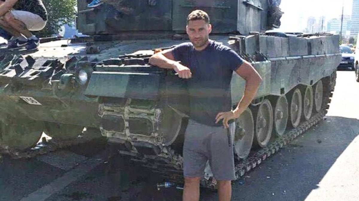 Dusko Tosic: Tankla Türk Bayrağı için Poz Verdi! - Girdap Haber